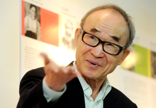 Poet Ko Un shares his attachment to Czech culture - The Korea Herald