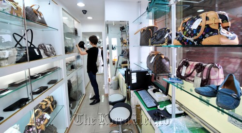 Staying in style with second-hand shops - The Korea Herald