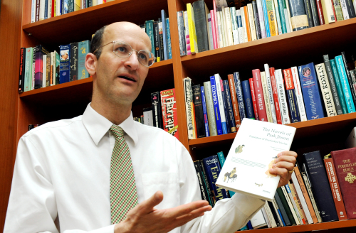 U.S. scholar explores Asian literature - The Korea Herald