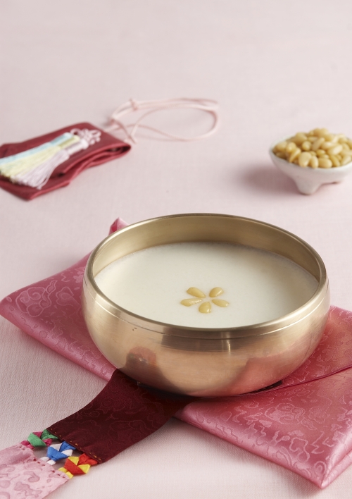 Jatjuk (pine nut porridge) - The Korea Herald
