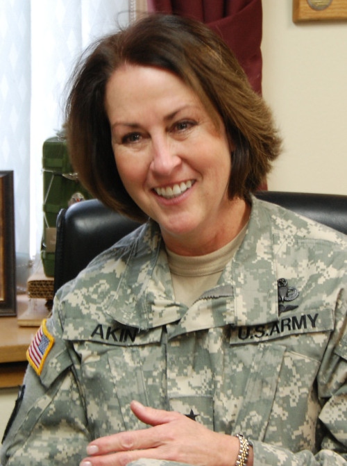 U.S. Brigadier General Akin keeps it in family - The Korea Herald