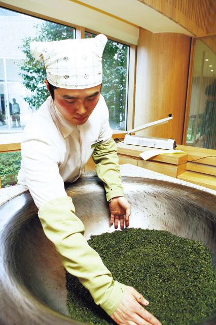 Premium teahouse attracts worn-out urbanites - The Korea Herald