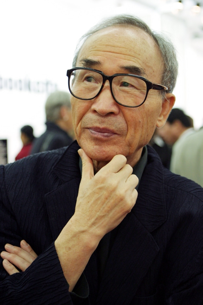 Ko Un wins prestigious poetry award - The Korea Herald