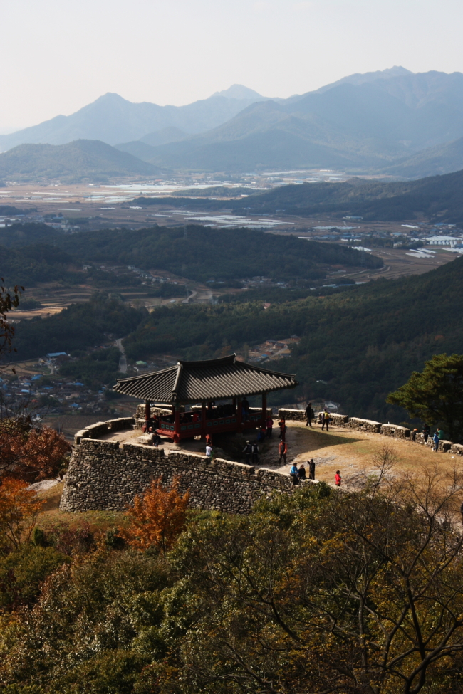 [Weekender] Korea’s mountain playgrounds - The Korea Herald