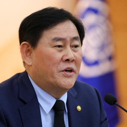 [Newsmaker] ‘Big Choi’ maps way back to ruling party - The Korea Herald