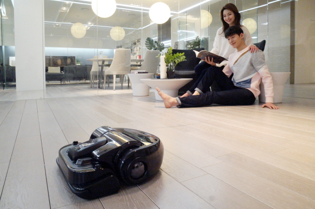 [Photo News] Samsung's new robot vacuum - The Korea Herald