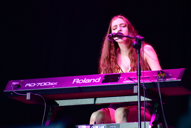[Herald Interview] Birdy, somewhere between rebel and good girl - The ...