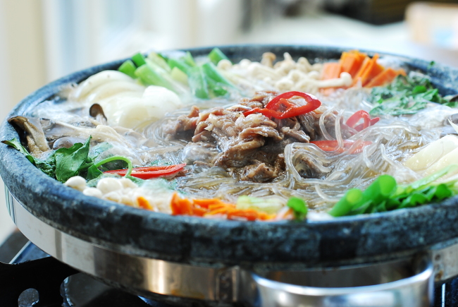 [Home Cooking] Bulgogi jeongol (hot pot) - The Korea Herald
