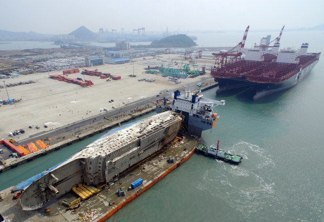 Sewol ends final voyage, arrives at Mokpo Port - The Korea Herald