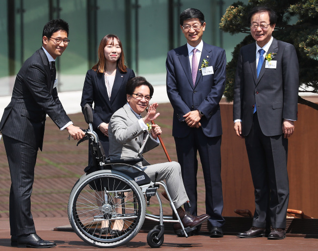 CJ chief returns to management after 4-year hiatus - THE INVESTOR