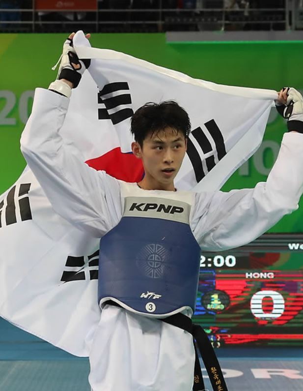 Kim Tae-hun wins 3rd straight gold at taekwondo worlds - The Korea Herald