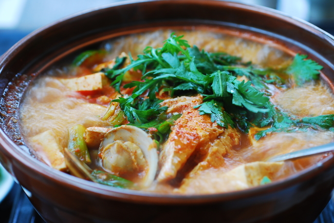 [Home Cooking] Domi Maeuntang (Spicy fish stew made with red snapper ...