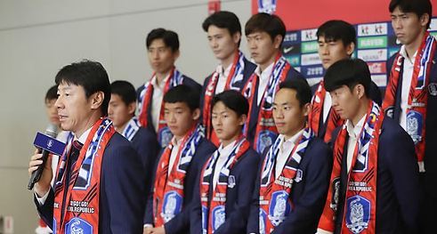 Korean footballers receive 1.15b won World Cup bonus - The Korea Herald
