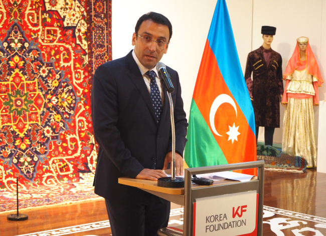 Azerbaijani carpets show hypnotic patterns, delicate hues - The Korea ...