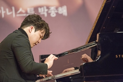 Pianist Park Jong-hai to have fun playing at Kumho Art Hall ‘playground’ - The Korea Herald