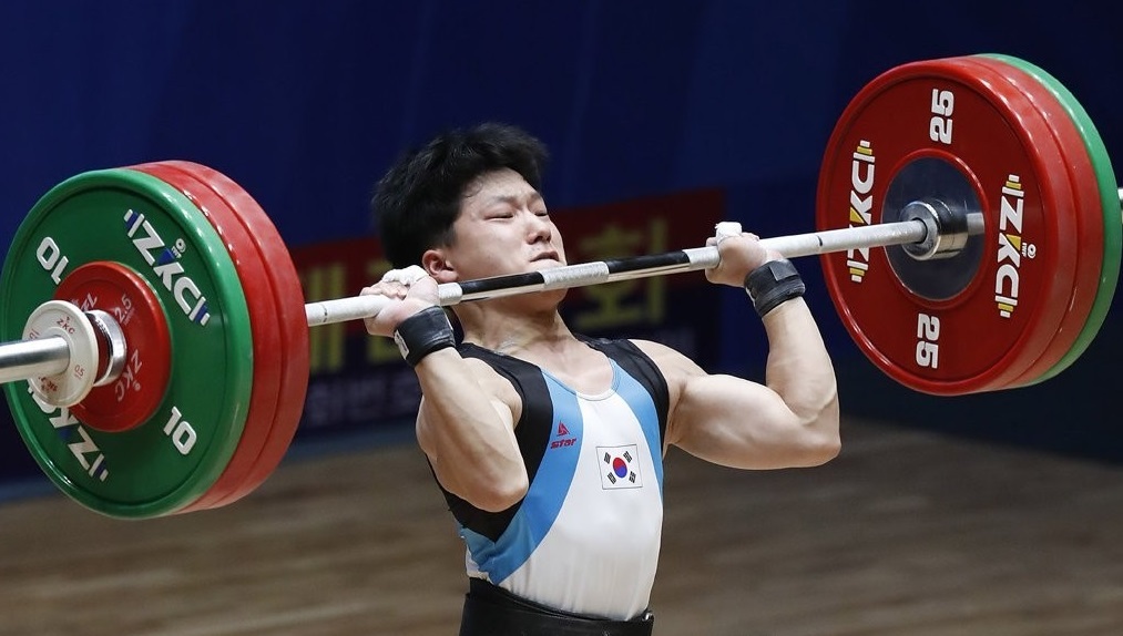 S. Korean weightlifter Shin Rok wins three medals at Asian youth ...