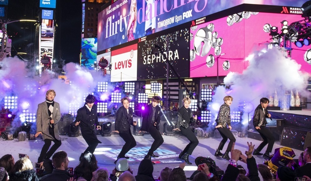 BTS perform at Times Square on New Year's eve - The Korea Herald