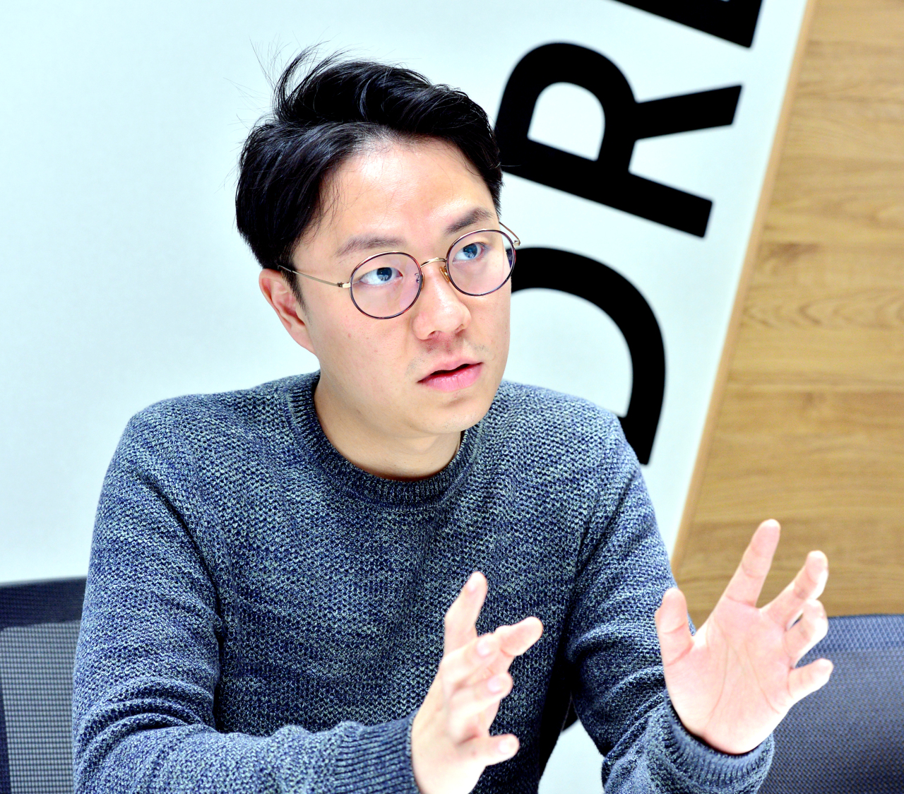 [Herald Interview] Web-serial writer Lee Nak-joon juggles three jobs ...