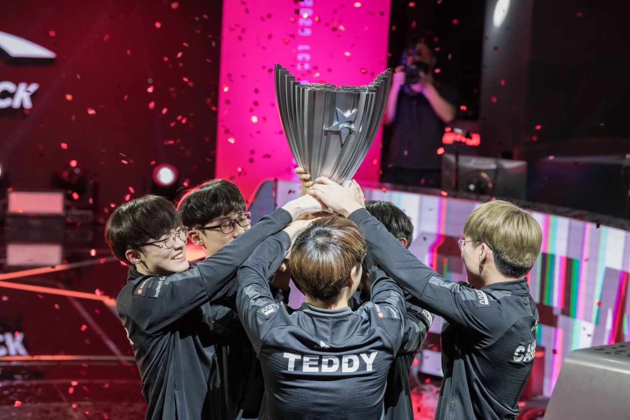 Over 1 million viewers watch T1 win LCK Finals - The Korea Herald