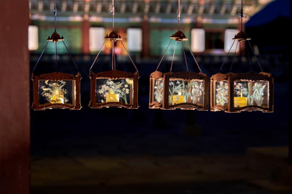 [Photo News] Joseon DIY glass lamp attracts the public - The Korea Herald