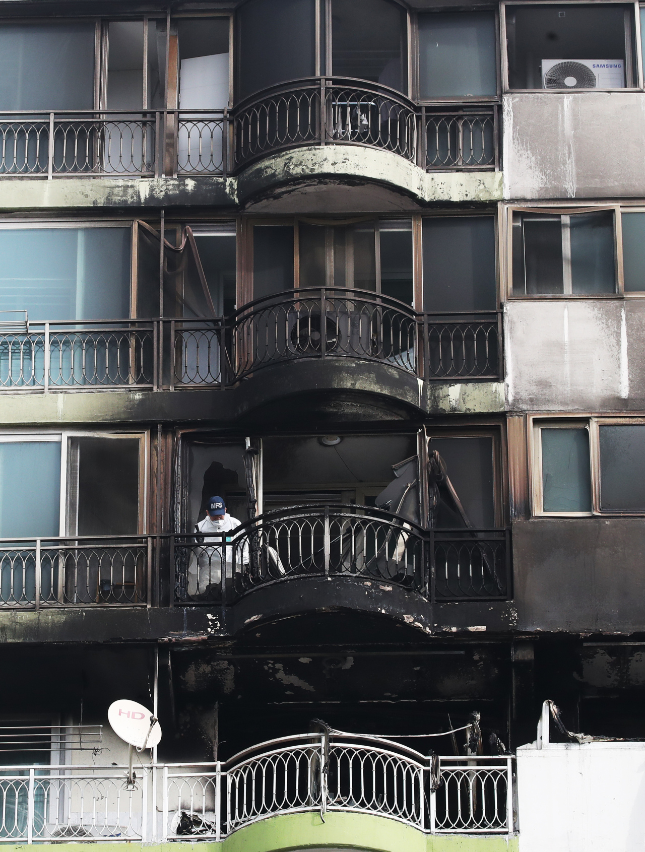 Police investigate cause of deadly fire at Gunpo apartment - The Korea ...