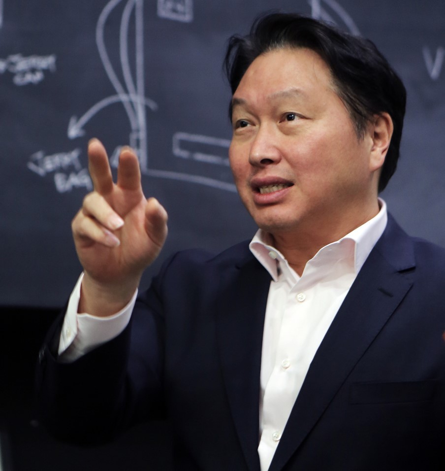 SK Group's Chey Tae-won elected as vice president of Asian sports ...