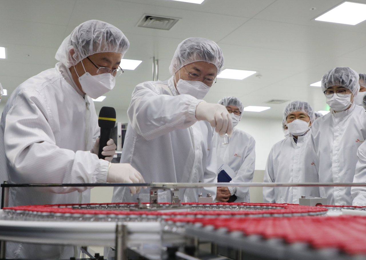 Korea eyes Novavax deal for 20 million people: Moon - The Korea Herald