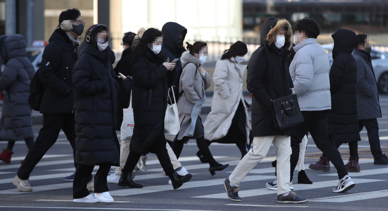 Freezing temperatures, high winds sweep S. Korea - The Korea Herald
