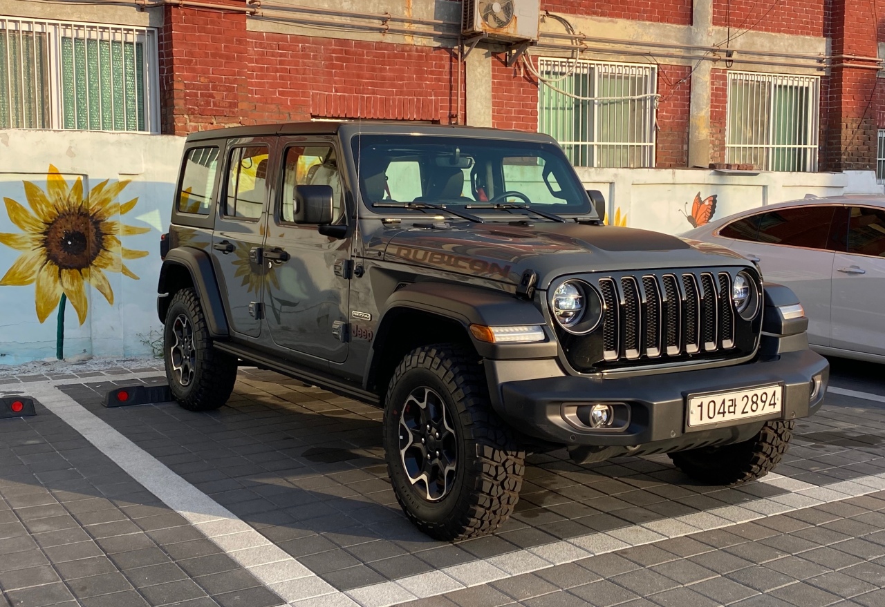 Iconic exterior makes Jeep Wrangler shine - The Korea Herald
