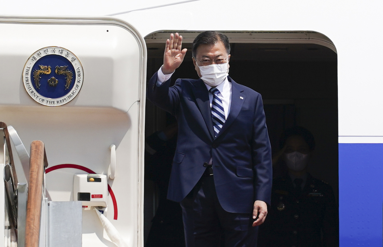 Moon in US to hold summit with Biden on vaccines, N. Korea - The Korea ...