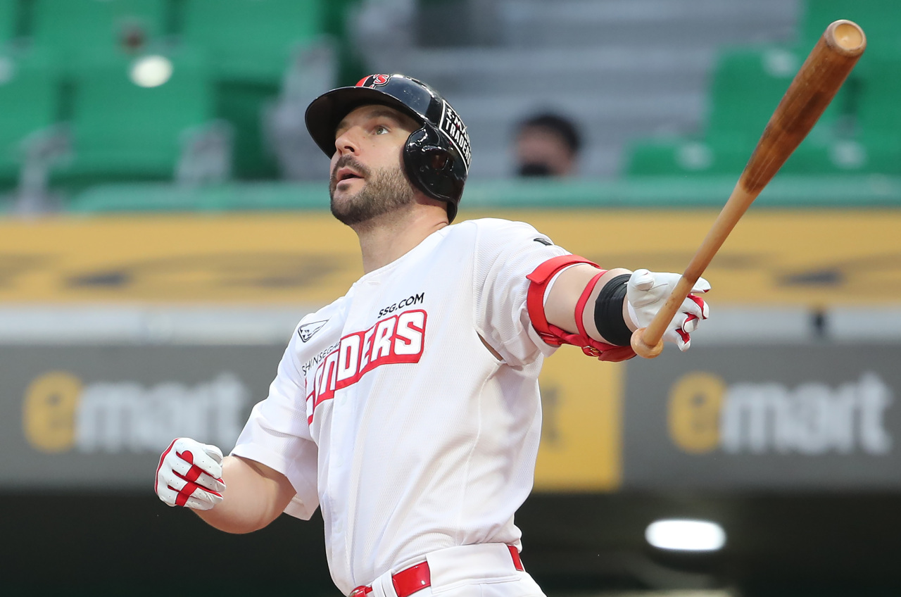 KBO slugger Jamie Romak to be honored as top Canadian baseball player ...