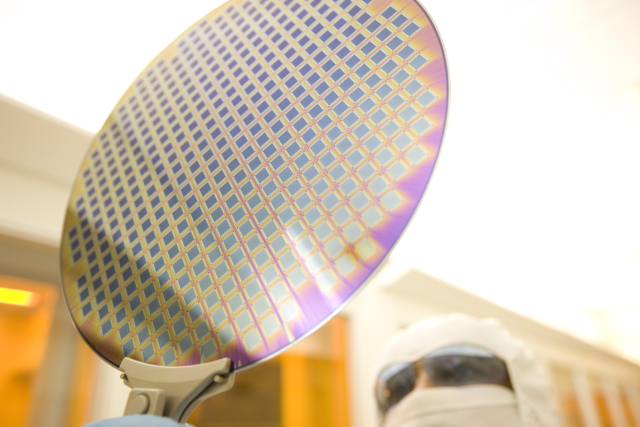 Merck launches cost-effective, eco-friendly solvent for chip production ...