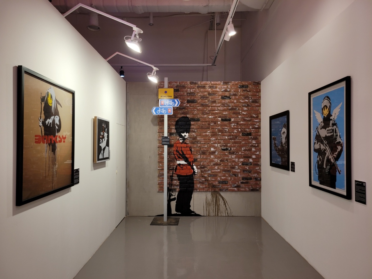Banksy Seoul show embroiled in replica controversy - The Korea Herald