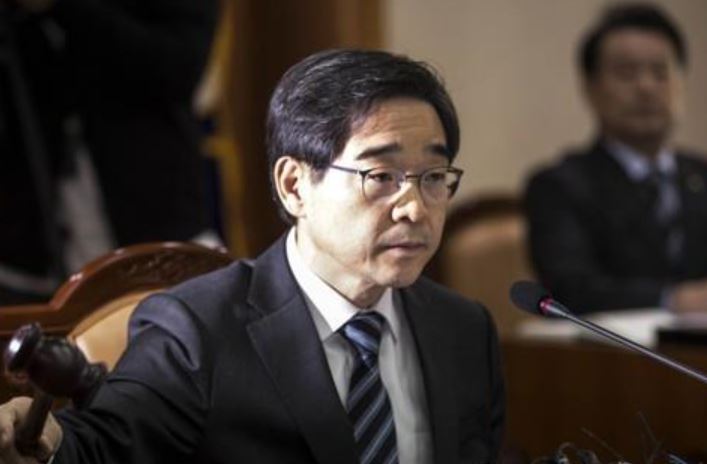 Ex-justice questioned over suspicion of helping clear Lee of election ...