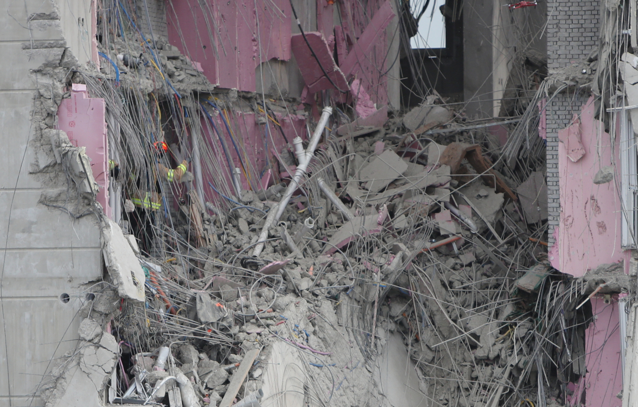1 person found at Gwangju apartment building collapse site - The Korea ...