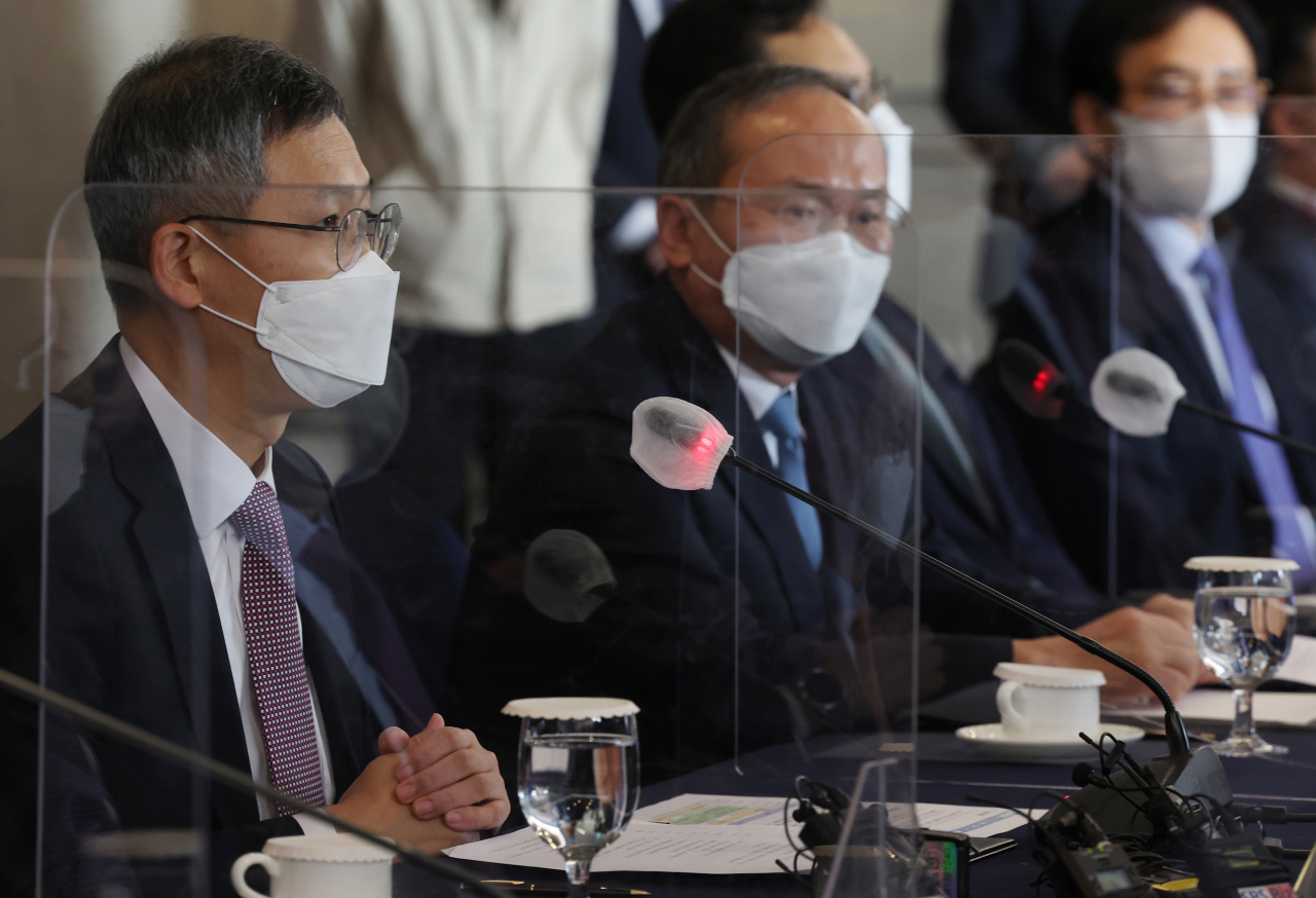 Korean chip industry to invest W56.7tr this year: lobby group - The ...