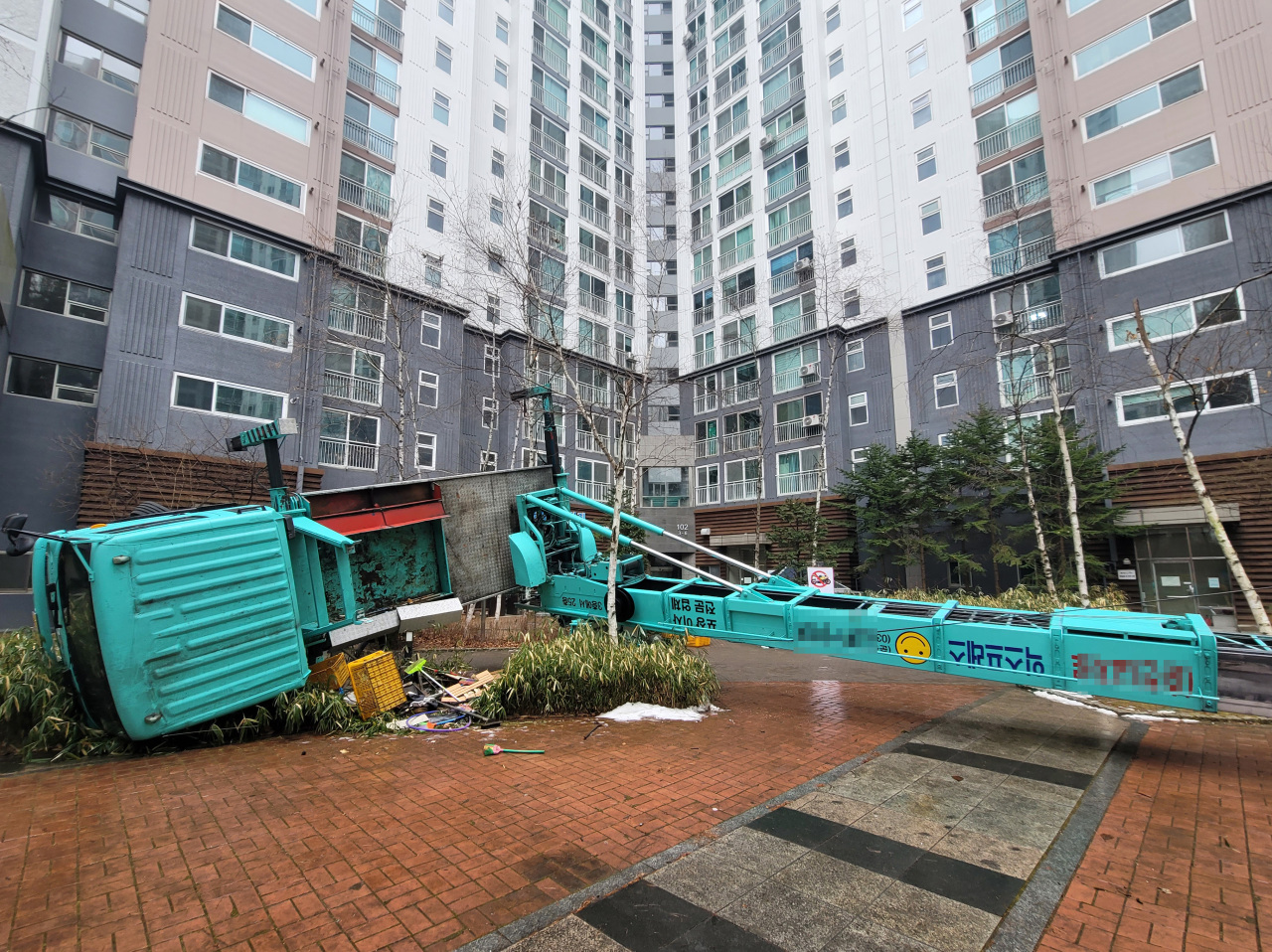 The perilous move: Massive ladder trucks cause safety fears - The Korea ...