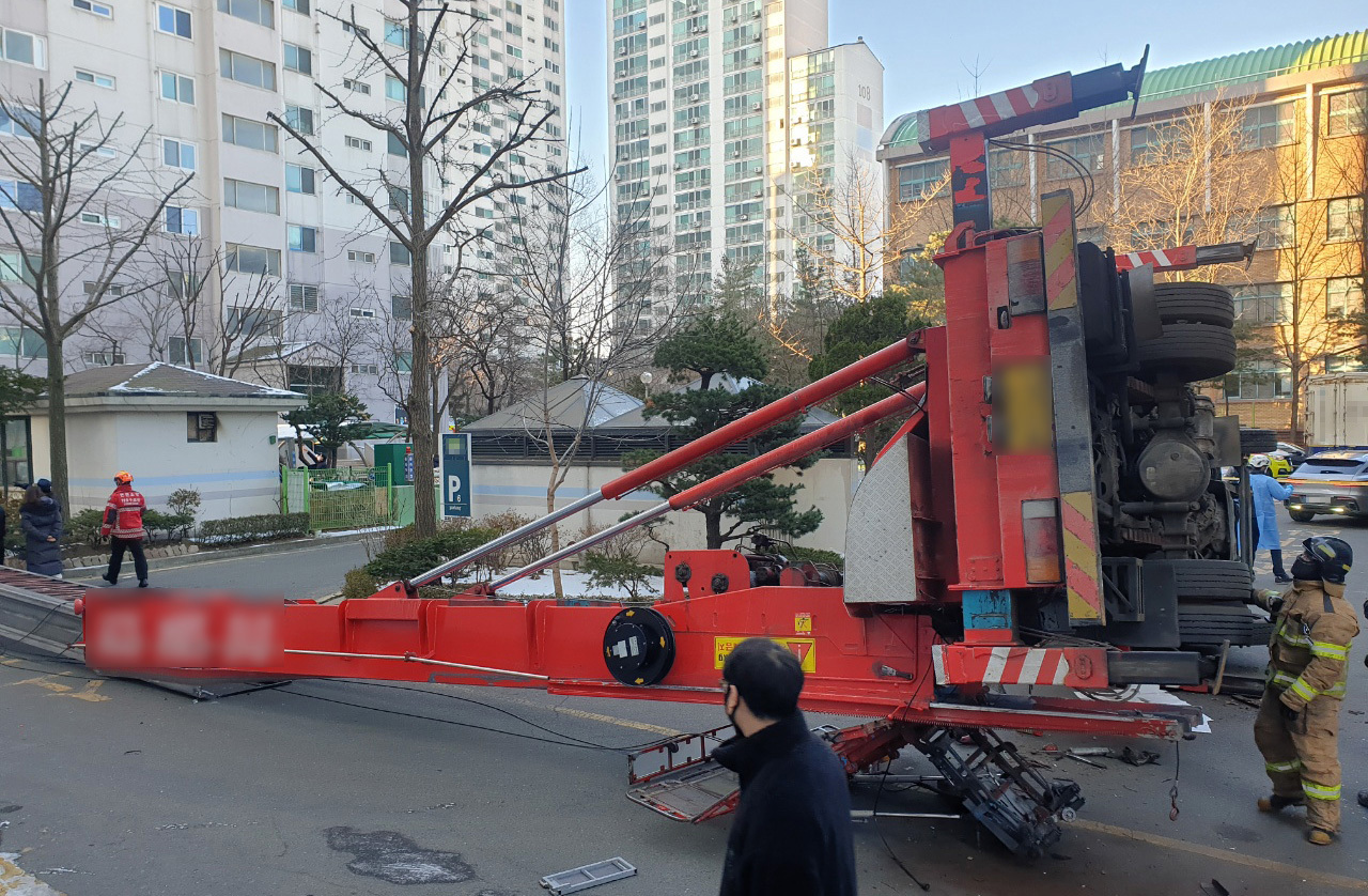 The perilous move: Massive ladder trucks cause safety fears - The Korea ...