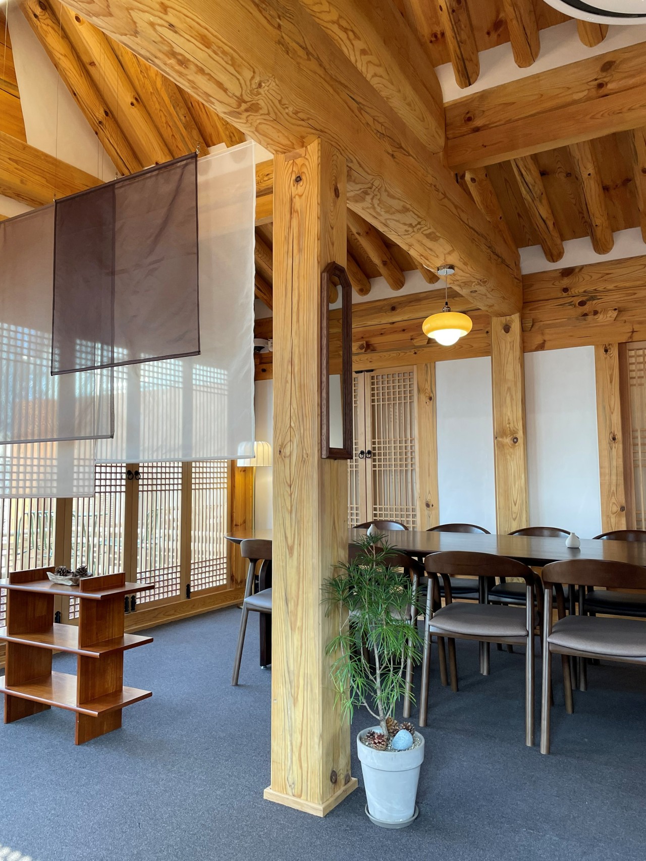 Hanok bakery, picnics on Han River and art to help Ukrainian refugees ...