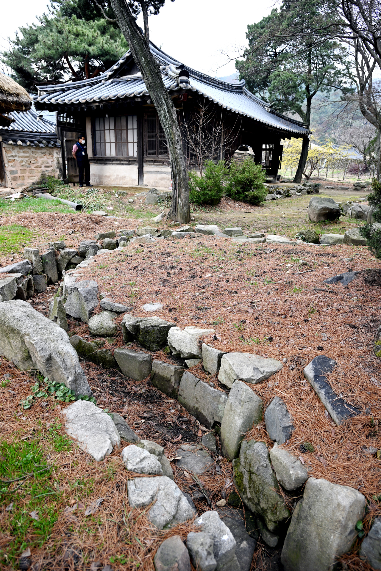 [EYE PLUS] A stroll through Oeam Folk Village - The Korea Herald