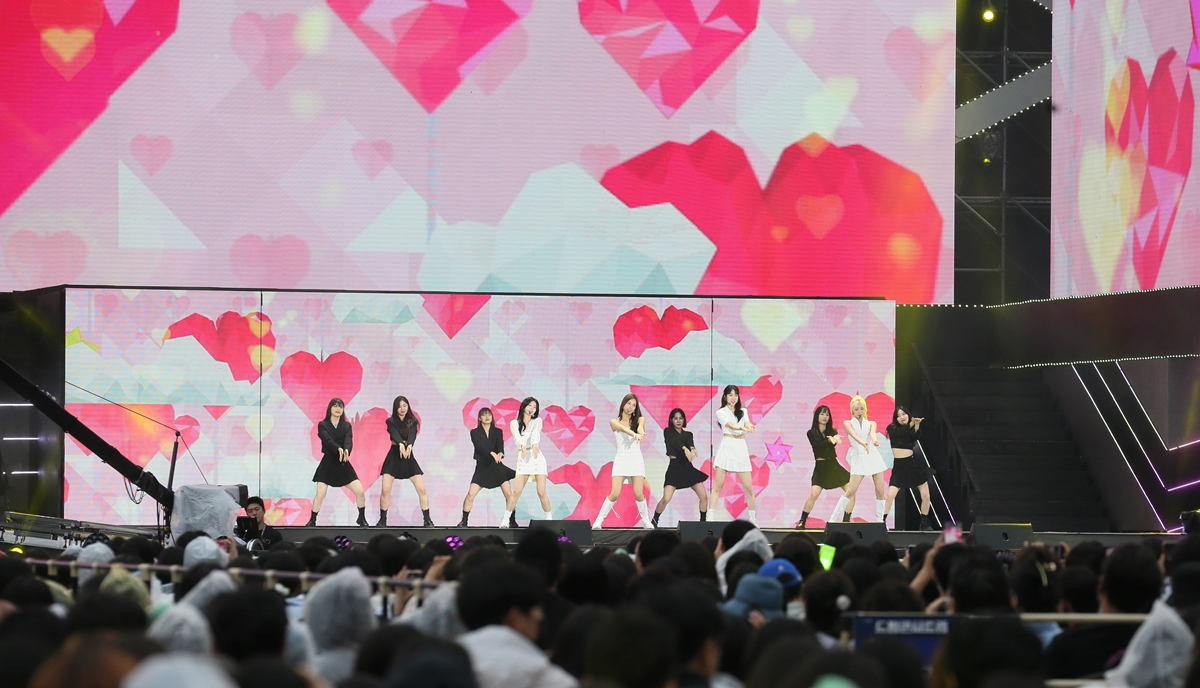 Dream Concert goes live again after pandemic pause - The Korea Herald