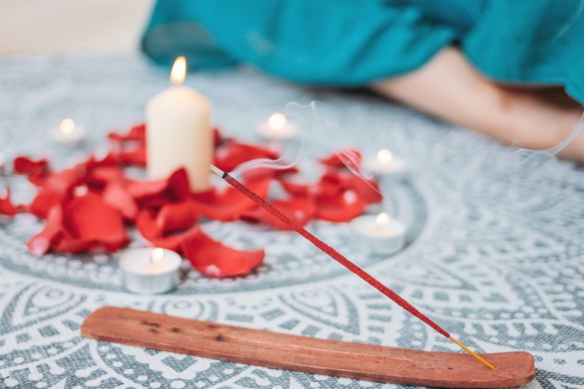 Incense grows in popularity with mindfulness trend - The Korea Herald