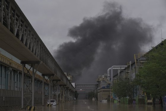 Posco probes links between typhoon, fires at Pohang plant - THE INVESTOR