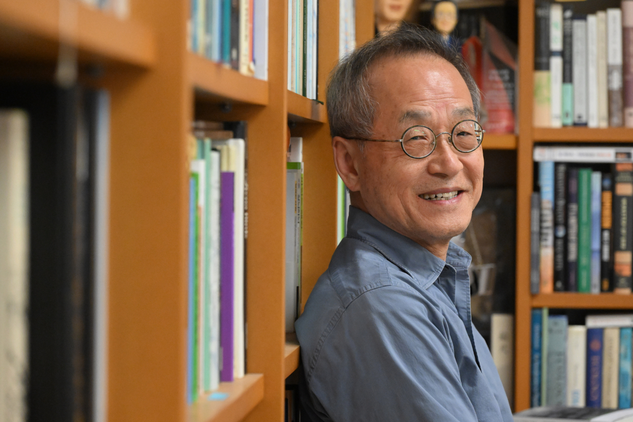 Choe Jae-chun‘s ’Darwin’s 12 Apostles‘ sheds new light on evolution ...