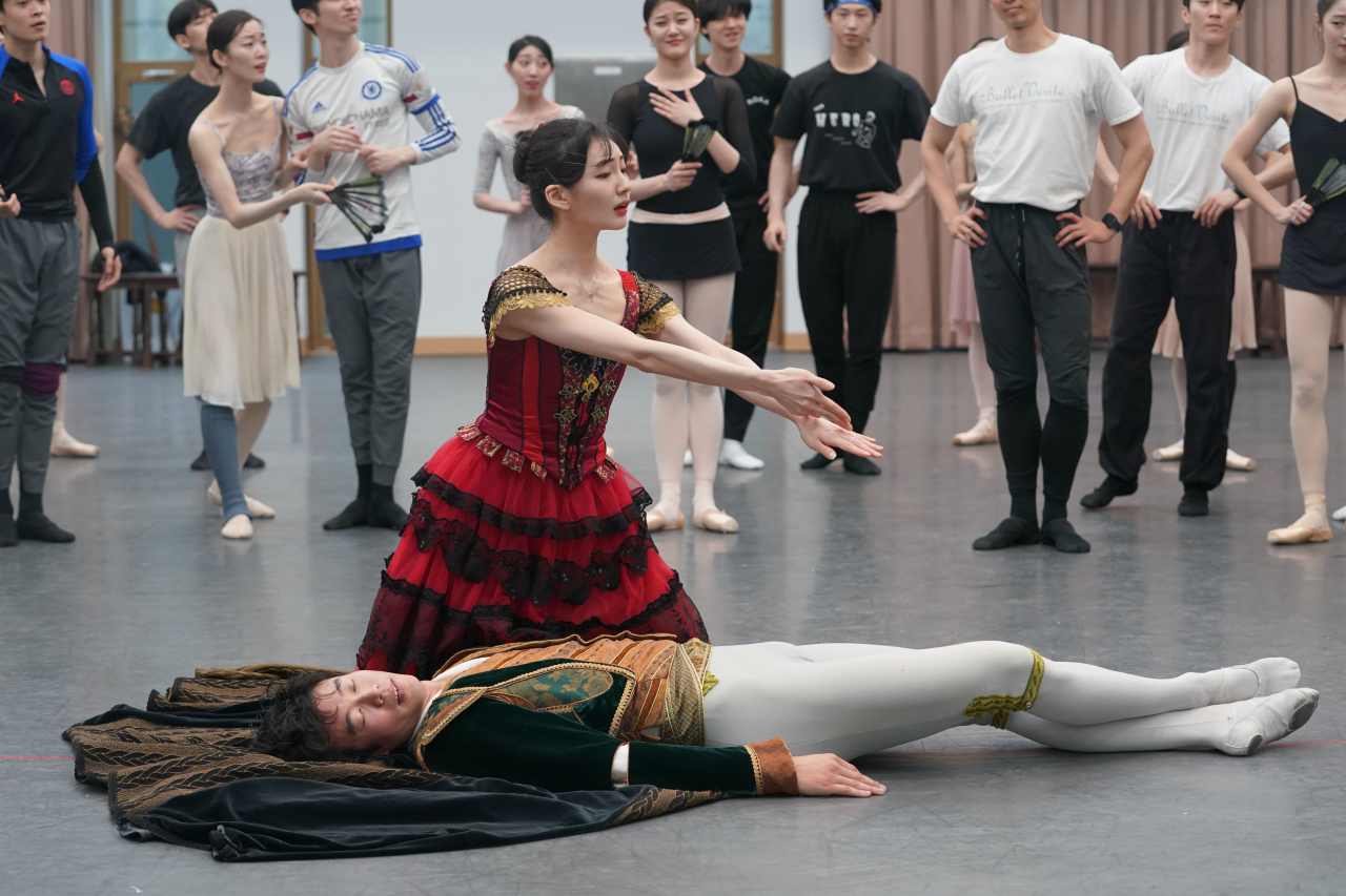 Korean National Ballet's dancer-choreographer brings fresh perspective ...
