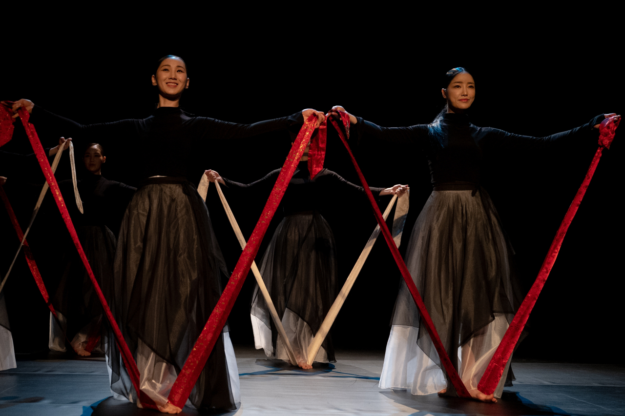 Reinterpretation of 'Chun-hyang' embraces modern style in traditional ...