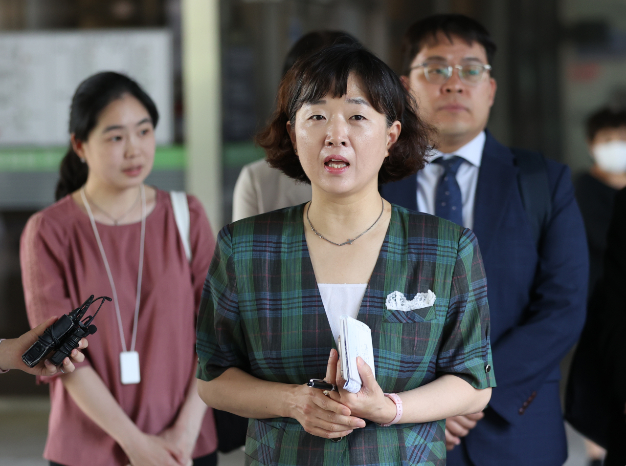 Court orders Holt to pay W100m to deported US adoptee - The Korea Herald