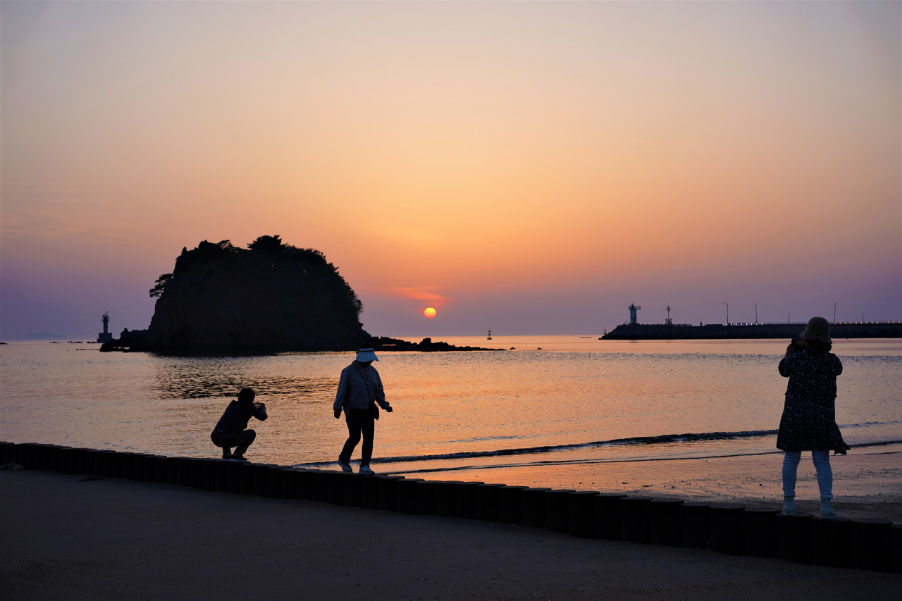 [One with Nature] Taean sunsets bring memorable coastal escape - The ...