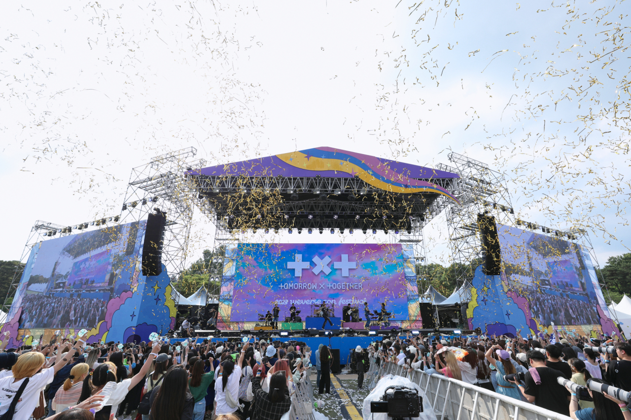 K-pop fans connect at 2023 Weverse Con Festival - The Korea Herald