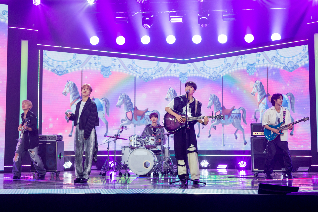 Band production master FNC Entertainment debuts new boy band Hi-Fi Un ...